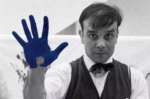 伊夫．克萊因 Yves Klein｜Online Exhibition｜ARTOGO